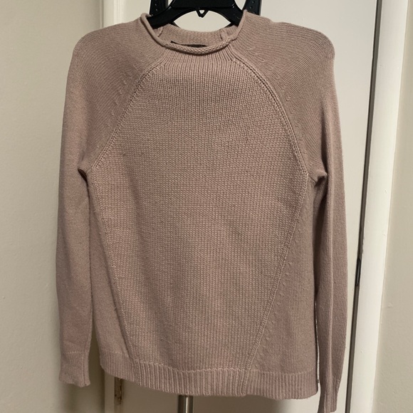 BCBG | Sweaters | Rarely Worn | Poshmark